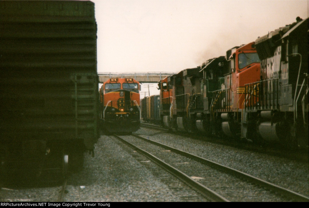 BNSF 1070 W, BNSF 974 E, Oregon, IL